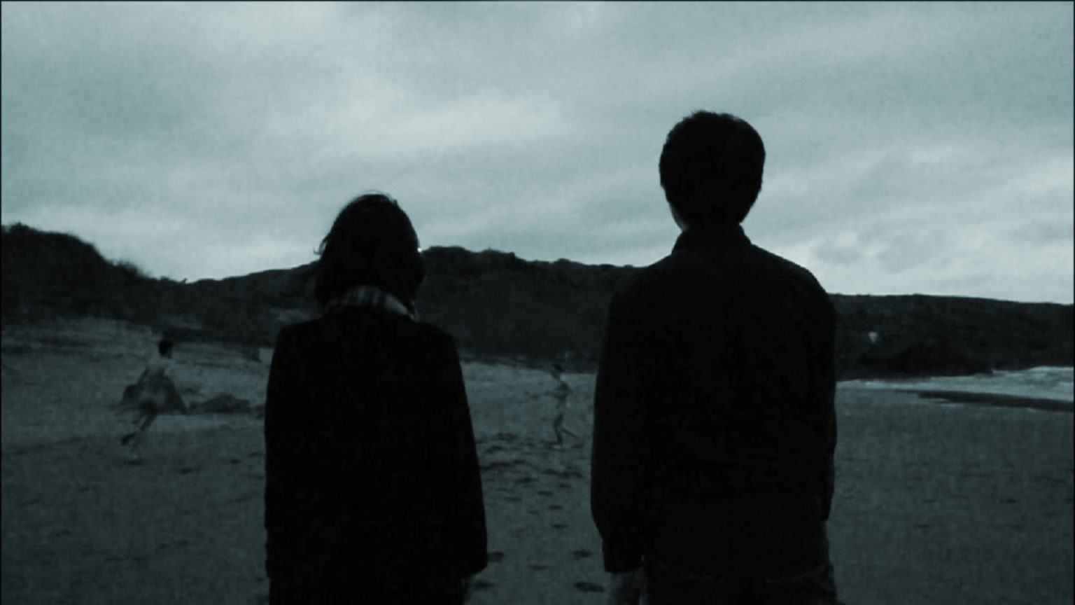 形式：雙頻道投影 及單頻道錄像空間裝置 Dual-frequency projection and single channel video installation